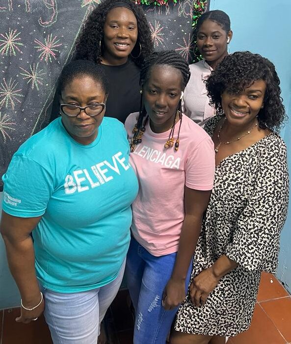 POLICE OFFICERS, OVERSEAS VOLUNTEERS HOST BIG CHILDREN’S TREAT - North ...